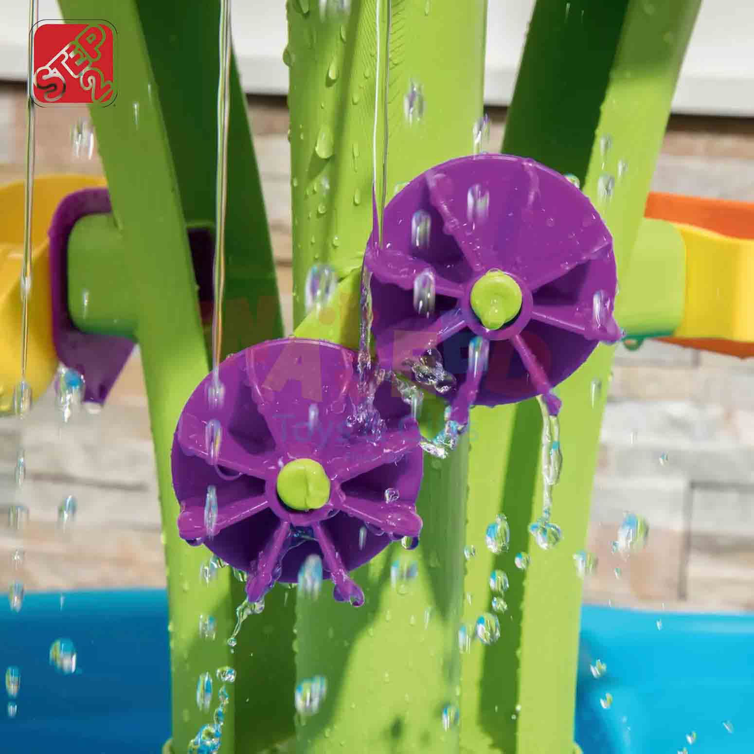 Toy. Summer Showers Splash Tower Water Table